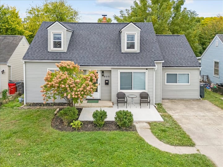 Group Ready 4br Near Osu W/ Fire Pit & Wet Bar - Columbus, OH