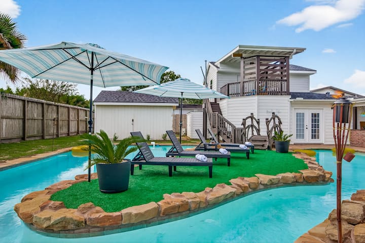 Luxury Stay: Pool, Firepit, Game Room & Bbq - Seabrook, TX