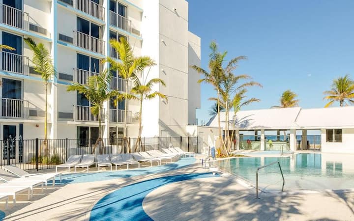 Beachfront Bungalow Stay | Adults Only Room - Fort Lauderdale, FL