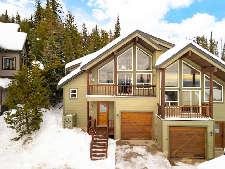 Lucky Bunny | Priv. Hot Tub & True Ski In/ski Out - Big White Ski Resort, BC