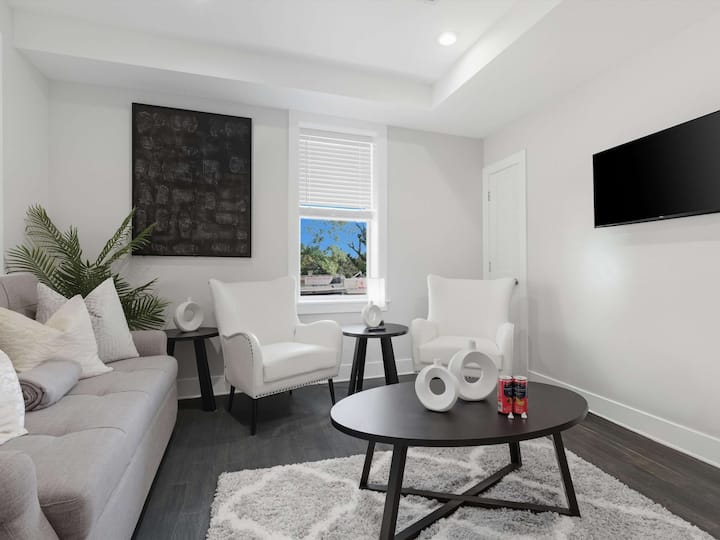 Bright 2br Apt - Near Metro & Rock Creek Park - Takoma Park, MD
