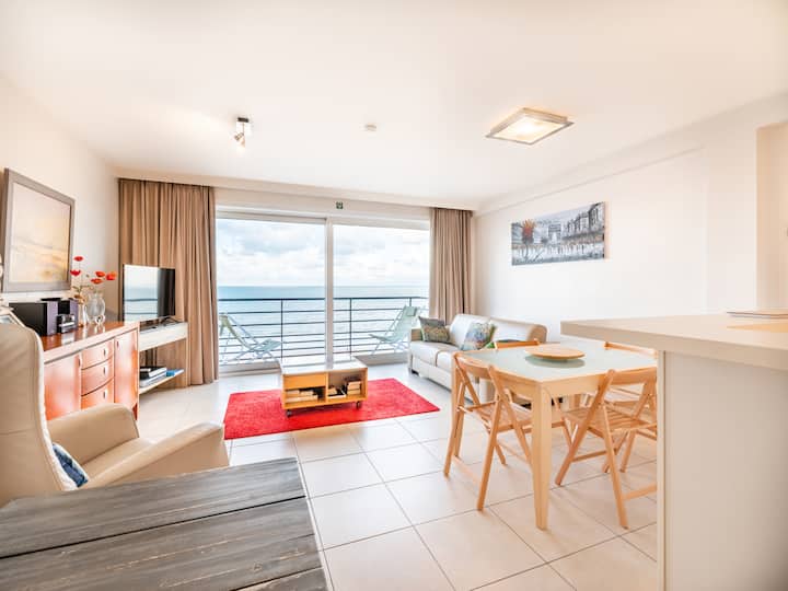 Bel Appartement Avec Vue Frontale Sur La Mer - La Panne