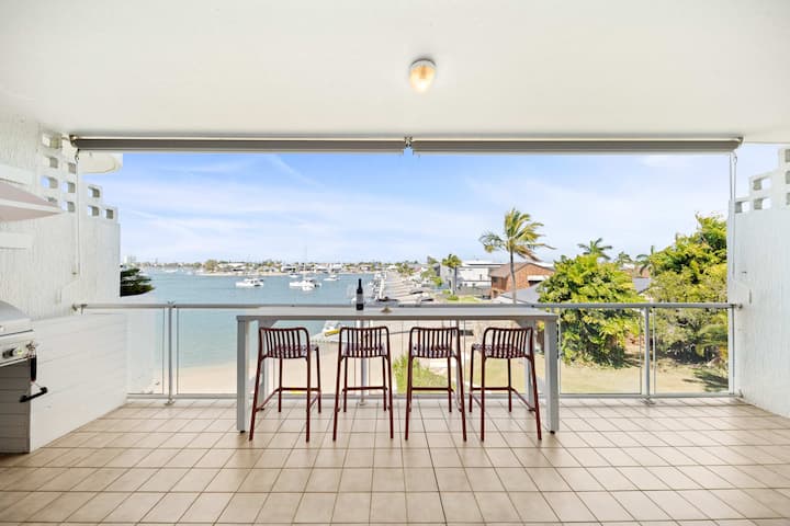Serenity Waters Mooloolaba - Riverfront Retreat - Mooloolaba