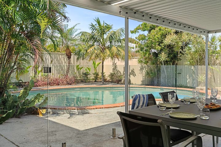 Santai Sands Beachside Escape W/ Pool & Games Room - Bribie Island