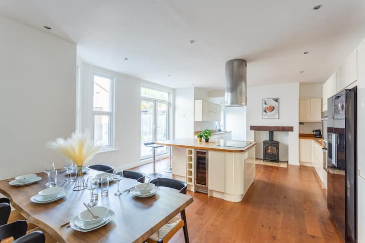 Grand 5 Bed House-games Room+ Garden+parking - Southend-on-Sea