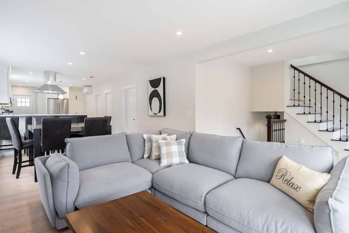 Beautiful And Spacious 3bd Condo In Somerville - Somerville, MA