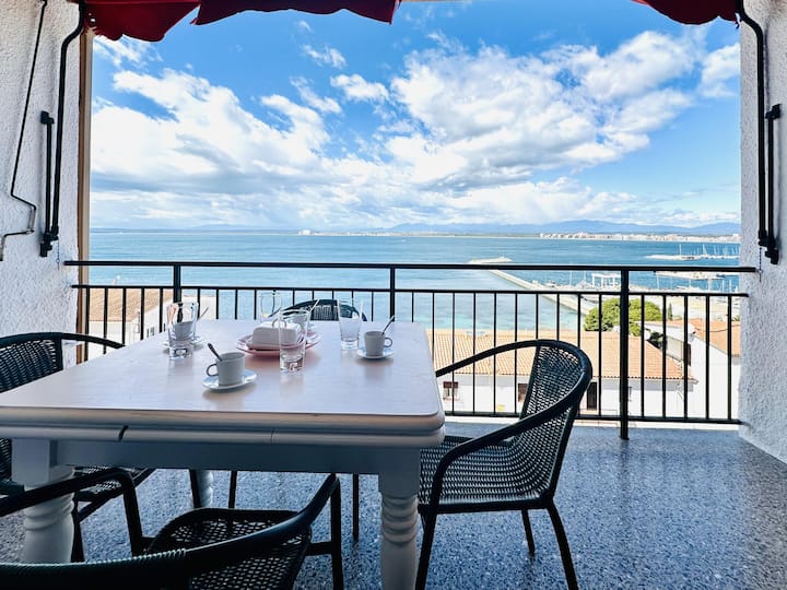 Appartement Avec Vue Mer Spectaculaire : Votre Ref - Roses