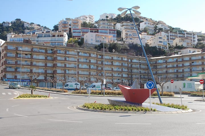 Rocmar. Appartement En Face Le Port De Roses. - Cadaqués