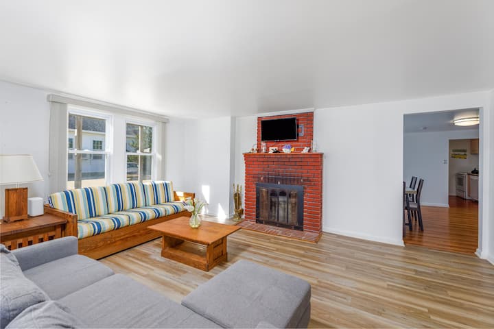 Walk To Beach: Pet Friendly Apartment + Cottage - Surf City, NJ