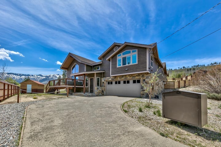 Mountain View 5 Bedroom Retreat With Pool Table - South Lake Tahoe, CA