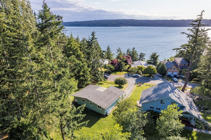 Wolf Beach Cottage By Avantstay | Harbor Views - Langley, WA
