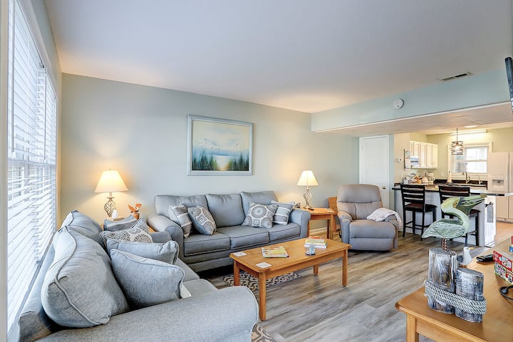 Almost Heaven: Corner 2br Waterview Dog Friendly - Atlantic Beach, NC