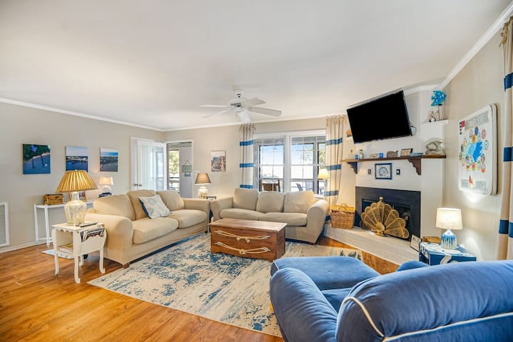 Sound-front Cottage With Private Dock - Topsail Beach, NC