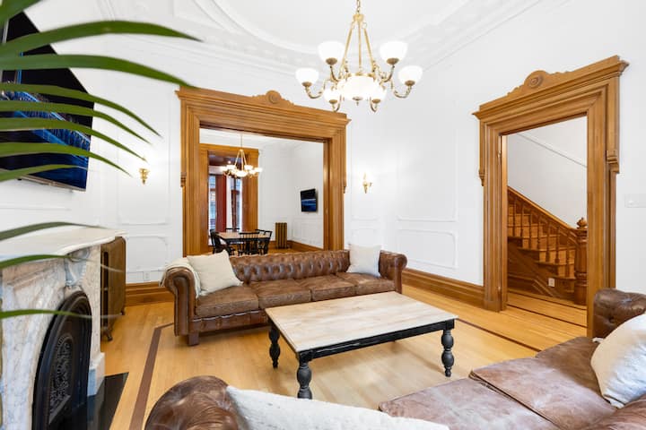 Chateau Du Plateau | 5 Rooms | Bed & Breakfast - Montreal
