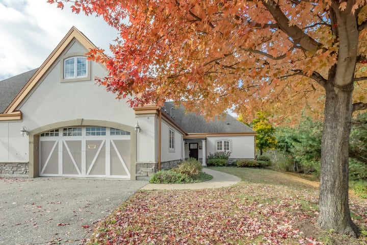 Cold Water Canyon Retreat - Wisconsin Dells, WI