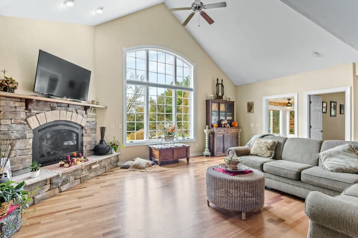 Cold Water Canyon Retreat - Wisconsin Dells, WI