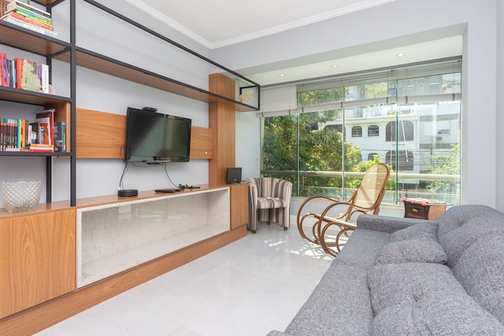 Apartamento Climatizado Com Garagem E Wi-fi - Porto Alegre