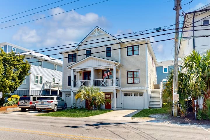 Beautiful 4br Beach House With An Elevator - Wilmington, NC