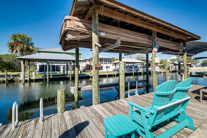 2 Mi To Beach! Canal-front Escape In Crystal River - Crystal River, FL
