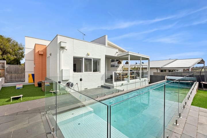 Beach Road Pool Escape - Great Ocean Road