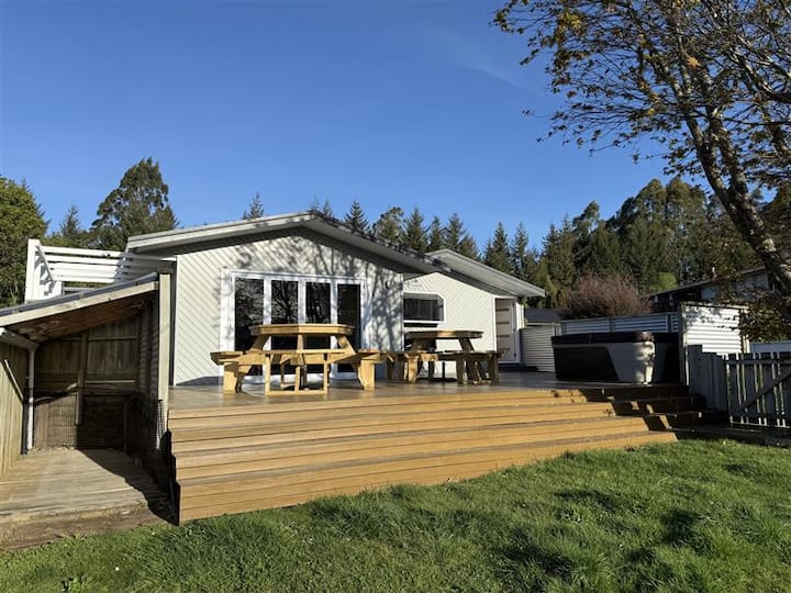 Tihi Time | Great Deck, Spa Pool & Games Room -