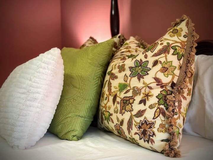 The Belvedere Inn *Bed & Breakfast* Magnolia Suite - Oswego, NY