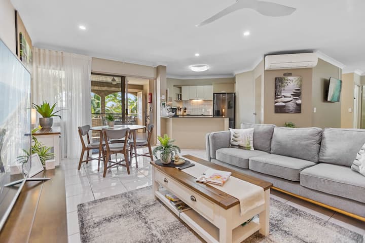 Zen Escape | Resort Pool & Bbq Retreat|top Floor - Cairns