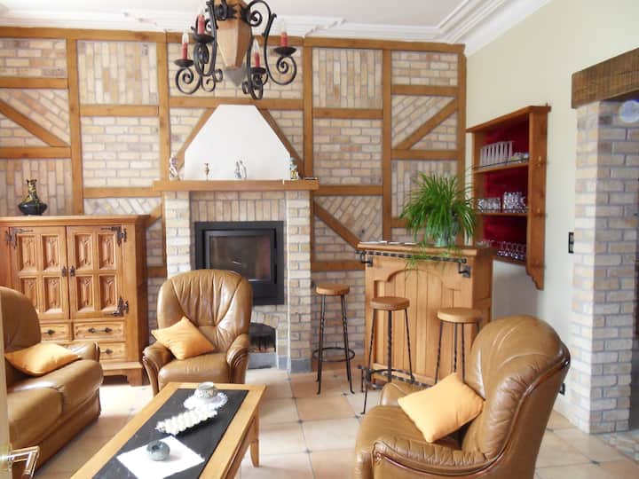 Maison De Vacances Avec Terrasse Couverte - Couvin