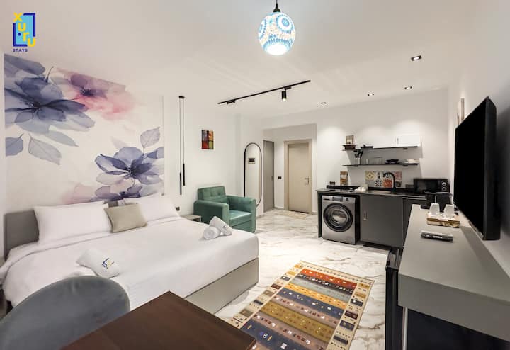 The Quiet Corner Studio @ Garden City Cairo (1204) - Cairo