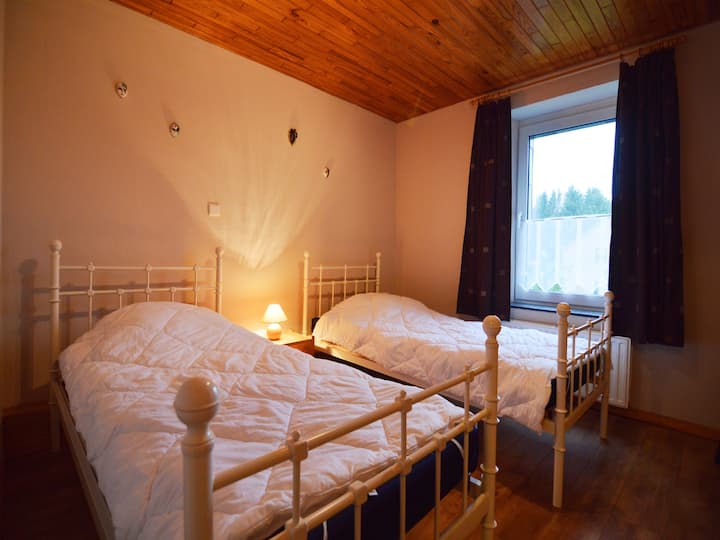 Chalet à Bovigny Avec Forêt Et Barbecue - Houffalize