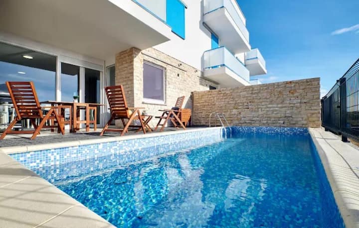 Amazing Home In Privlaka With Sauna - Zaton