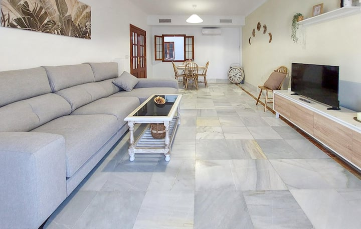 3 Bedroom Awesome Apartment In Aznalcázar - Benacazón