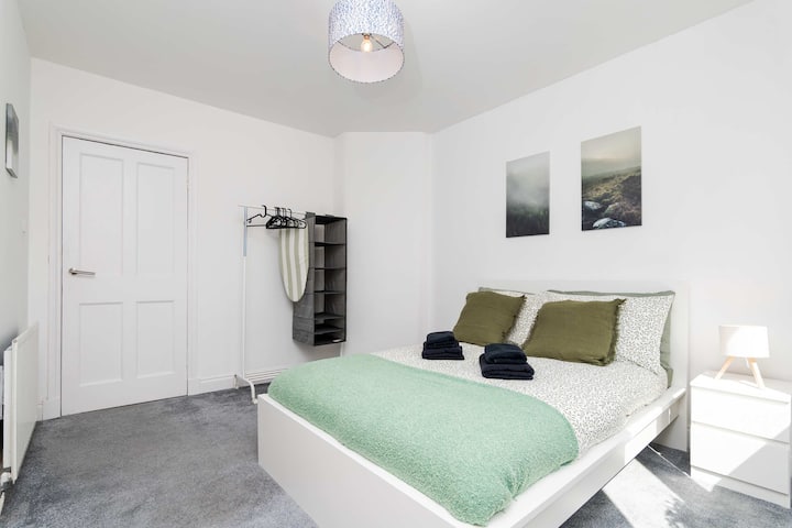 Spacious 3 Bed House With Parking - Linlithgow