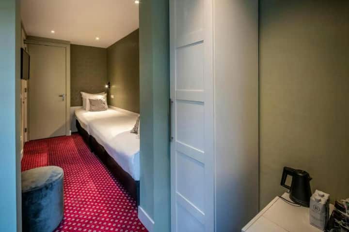 Cosy Twin Room At Hotel Atlantis - Amsterdam