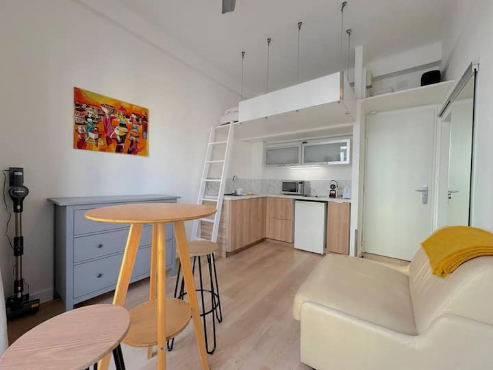 Petit Nid Design Au Centre De Nice - Nice