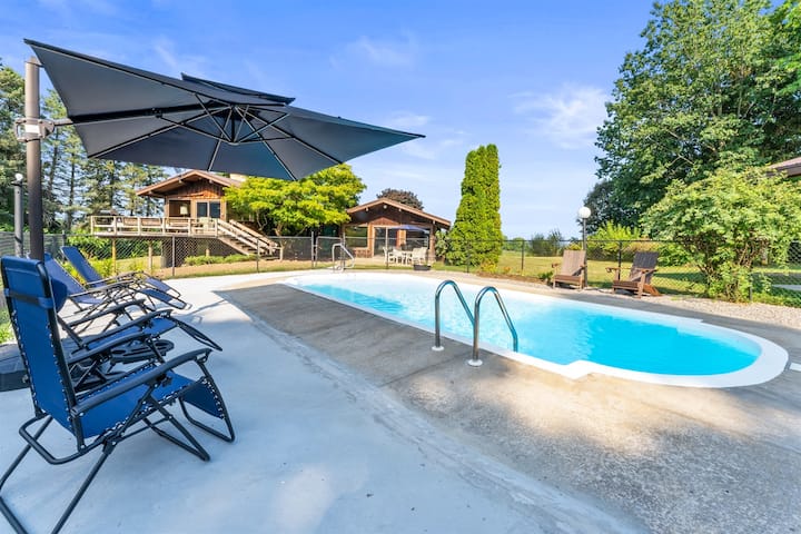 Seneca Wine Trail Retreat | Pool | Hot Tub | Pets - Geneva, NY