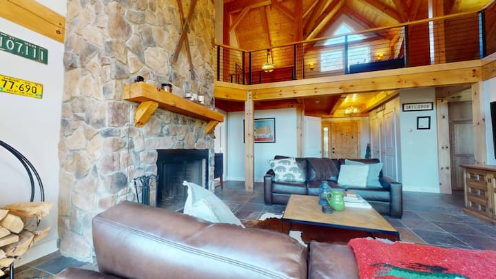 Luxury Stratton Getaway- Shuttle Prime Location! - Stratton, VT