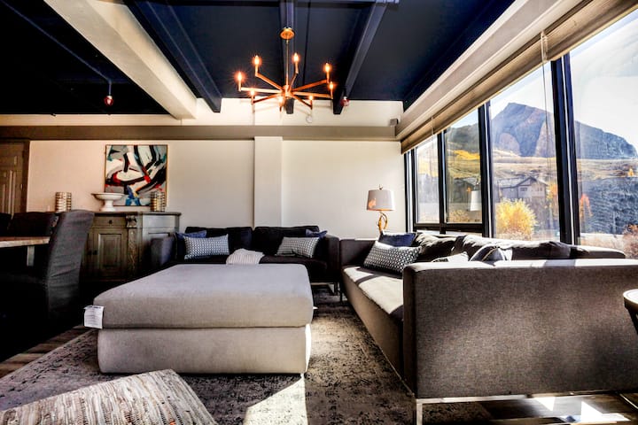 34 Plaza: Walk To Resort, Mtn Views, Hot Tub - Crested Butte, CO