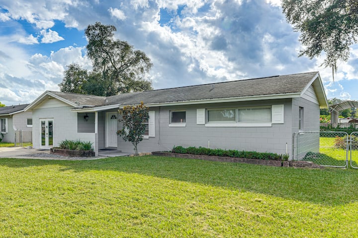 Gateway To Orlando Theme Parks! Home W/ Large Yard - Winter Park, FL