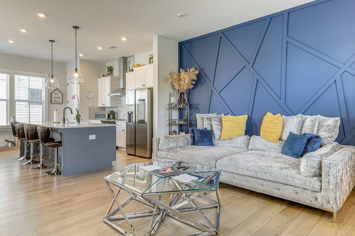 2 Mi To Zoo Atlanta: Modern Townhome W/ Balcony - Atlanta, GA