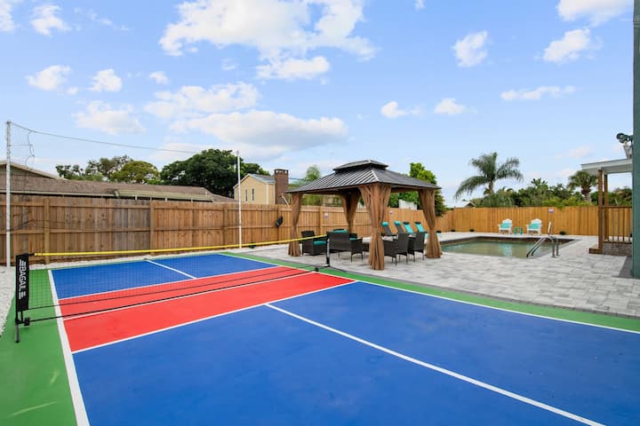 Close To Beach,  Private Pickleball & Pool - Anna Maria Island, FL