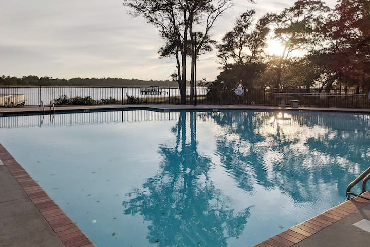Dolphin Shores, Unit 3: Excellent Views, Pool - Holden Beach, NC