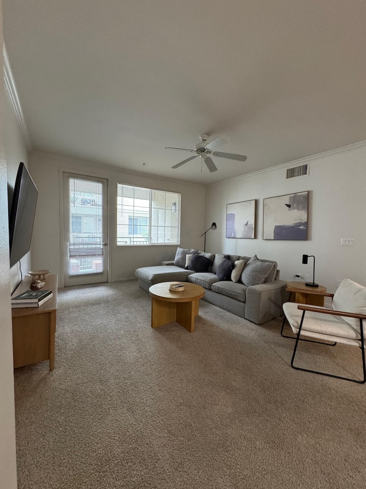 Spacious 3bdr/2bth Near Venice Beach W/pool - Marina del Rey, CA