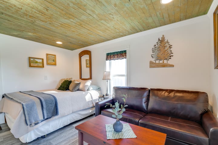 Pet-friendly Farmhouse Suite W/ Patio In Vaughn! - Sun River, MT