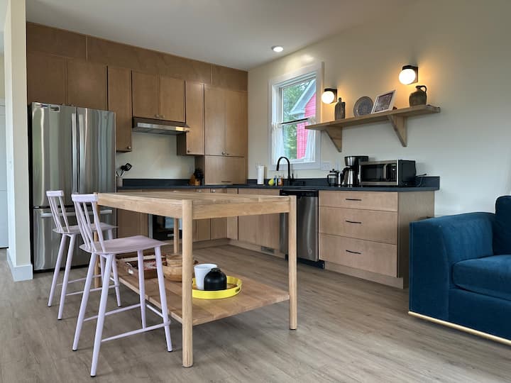 New, Contemporary House In Historic Harpers Ferry - Harpers Ferry, WV