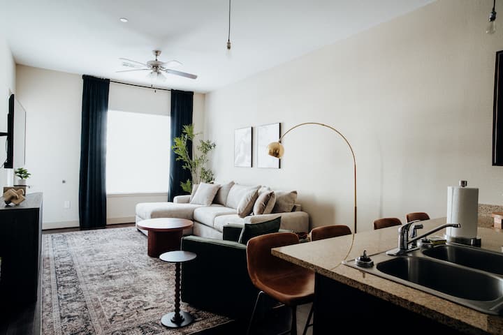 Cozy 2br Downtown | Spacious & Modern - Montgomery, AL