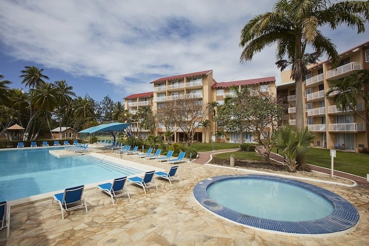 Stay On Welches Beach! 4 Family Units W/ Kitchen - Barbados