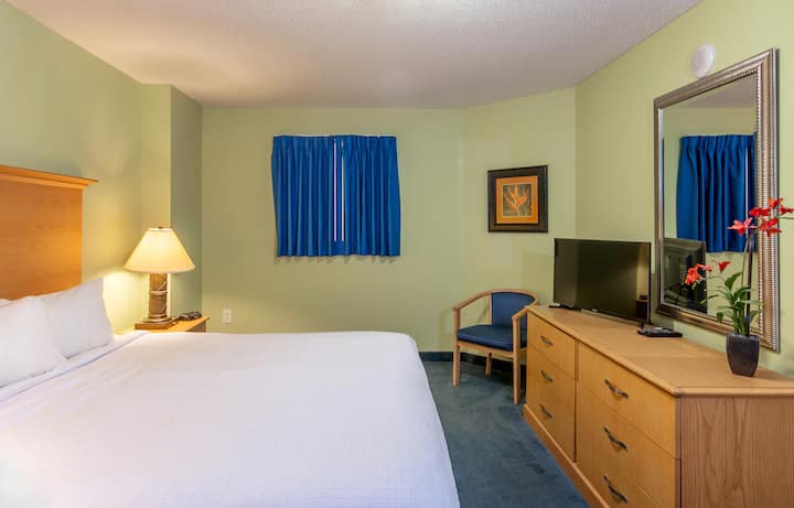 4 Family-ready Rooms With Stunning Ocean Views -