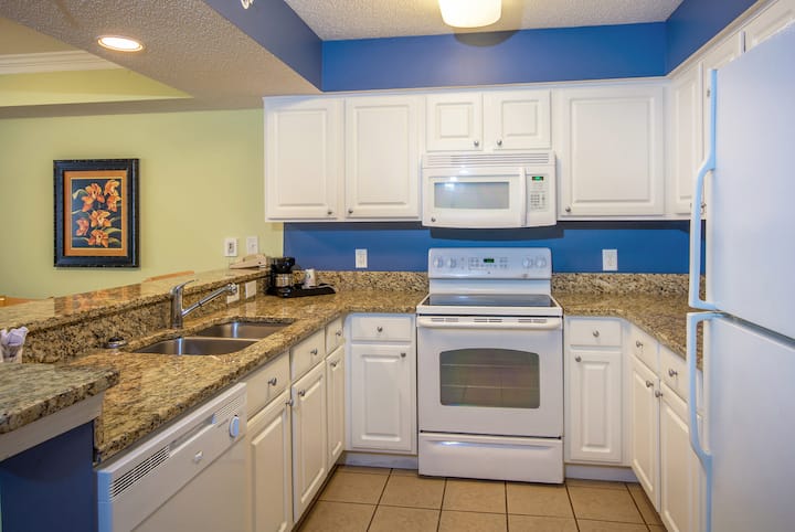 Serene Ocean View Room W/ Balcony For Family Fun - Myrtle Beach