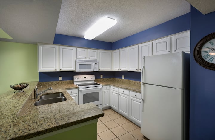 2 Scenic Beachfront 3 Bedroom Units With Kitchen - Myrtle Beach, SC